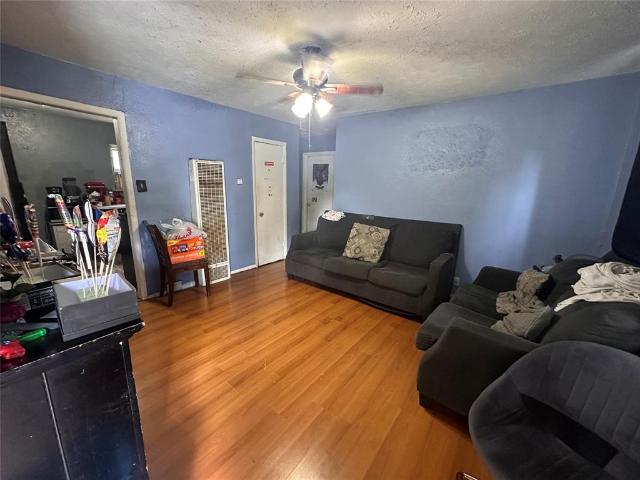 133 E Wanda Dr, Garland, TX 75040 | MLS #20952