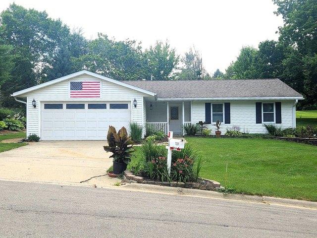 133 Fieldstone Ln, Dixon, IL 61021
