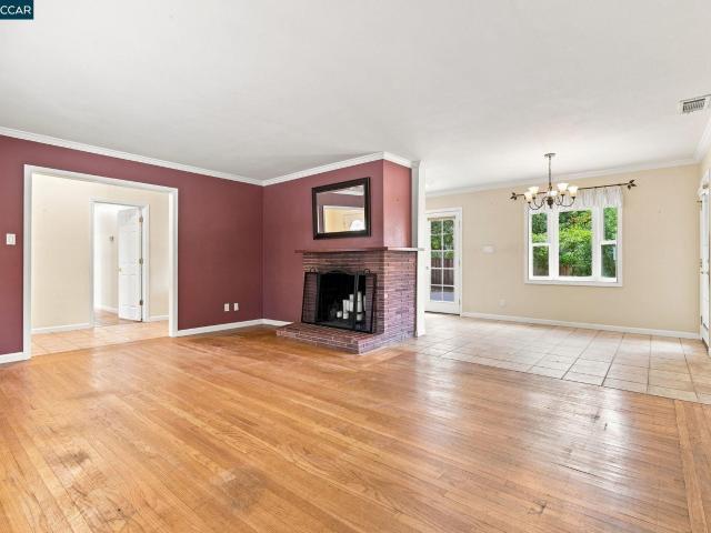 133 Kingsdale Dr