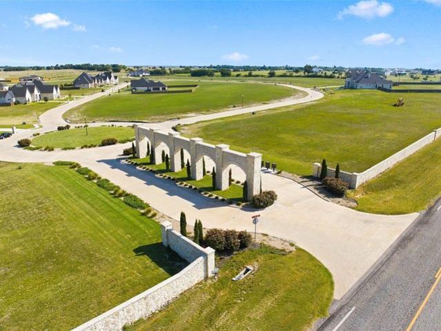 133 Iris St, Lorena, TX 76655