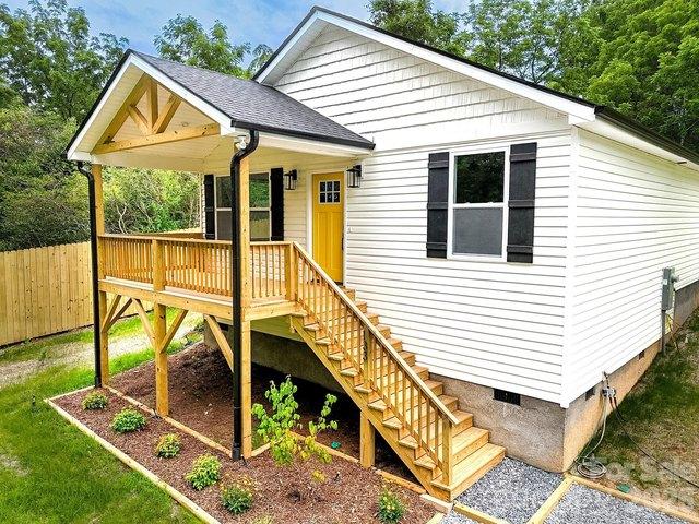 133 Moore St, Hendersonville, NC 28739