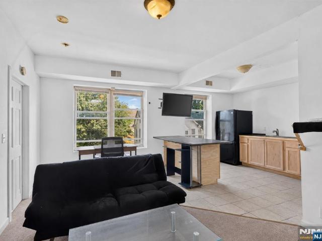 133 Maple Avenue # 303