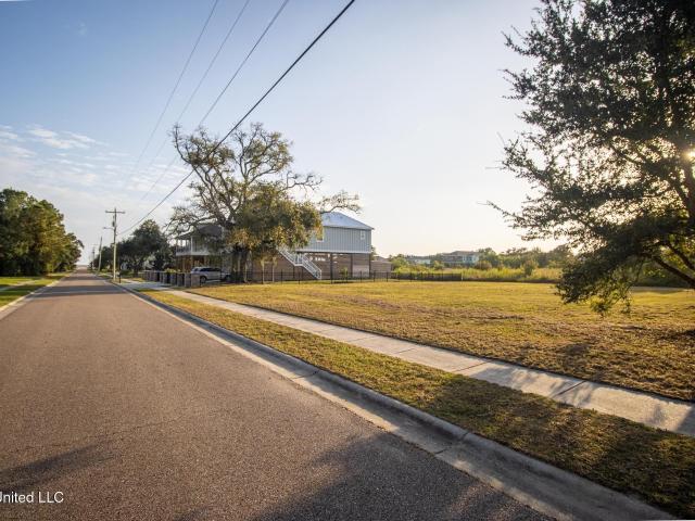 133 Markham Dr, Long Beach, MS 39560 | MLS #4127 | Compass