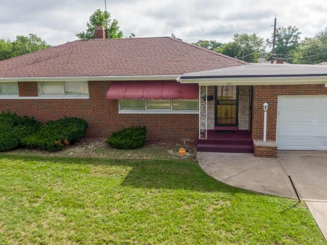 133 N Grand Boulevard