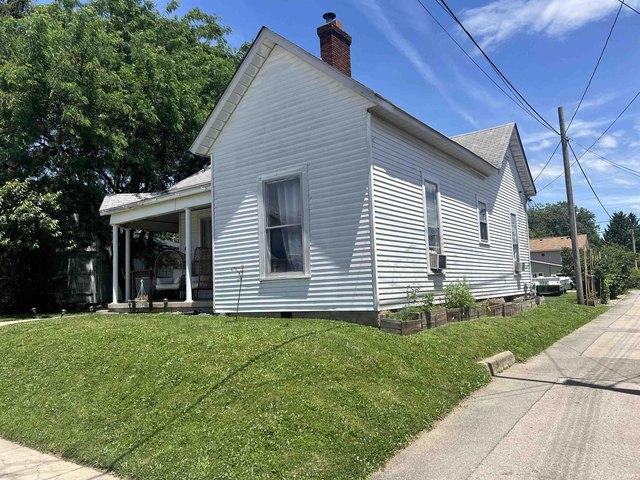 133 N Main St, Albany, IN 47320