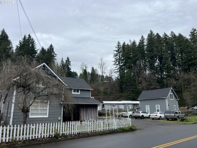 133 nw alder st