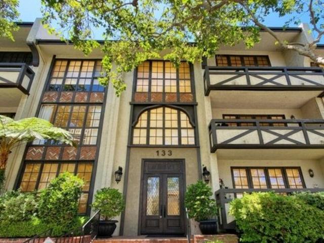 133 S Oakhurst Dr Apt 204, Beverly Hills, CA 90212