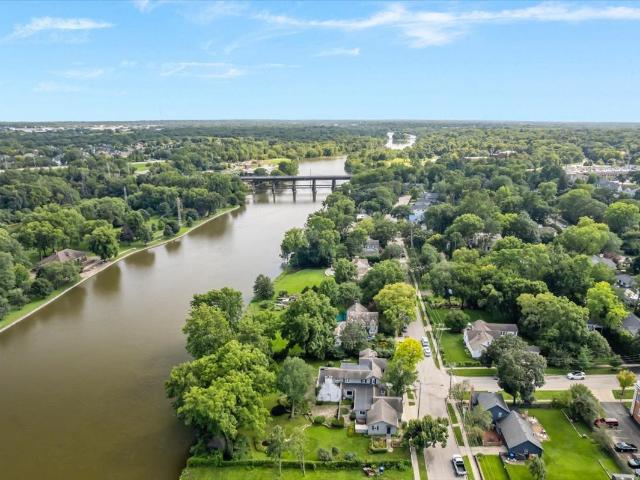 133 S River Lane