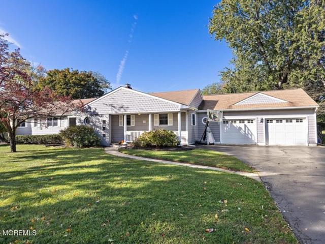133 Samara Dr, Shrewsbury, NJ 07702