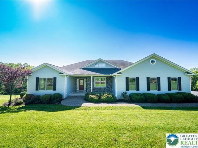 133 Shepherds Hill Dr, Upper Mt Bethel Township, PA 18013