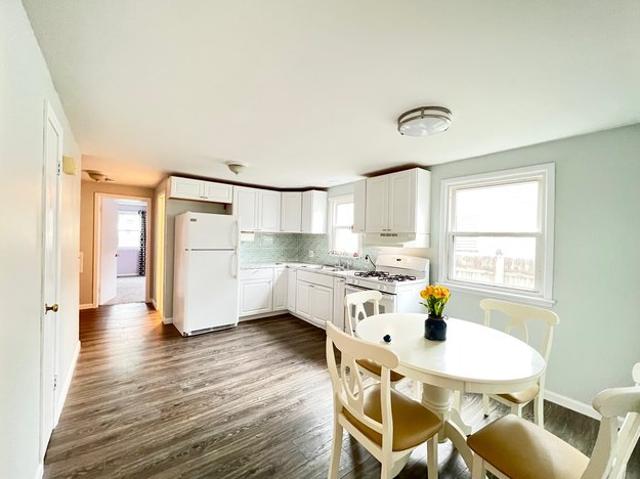 133 Sunshine Dr # Level, Amherst, NY 14228
