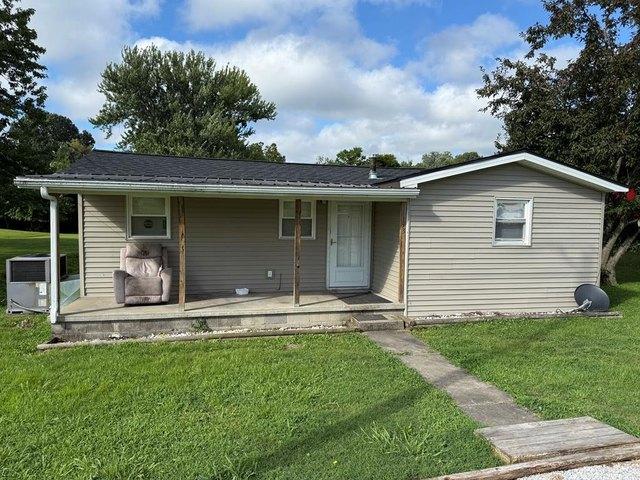 133 Sycamore St, Mortons Gap, KY 42440