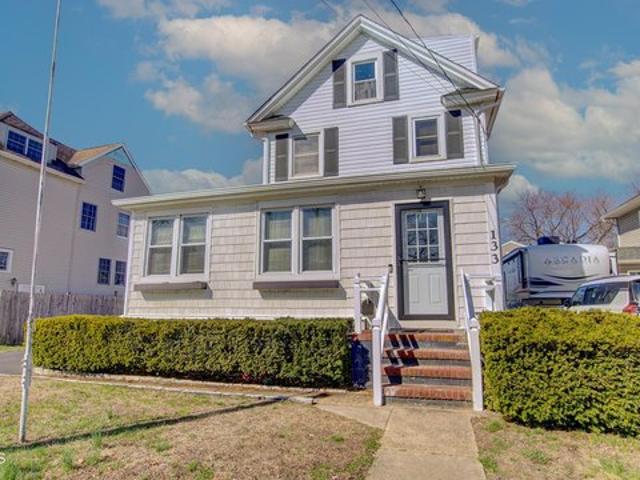 133 Poole Ave, Union Beach, NJ 07735