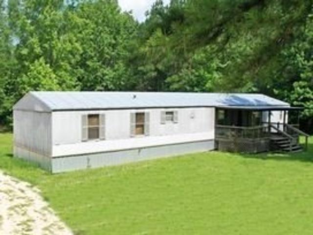 133 Parker Dr, Zavalla, TX 75980