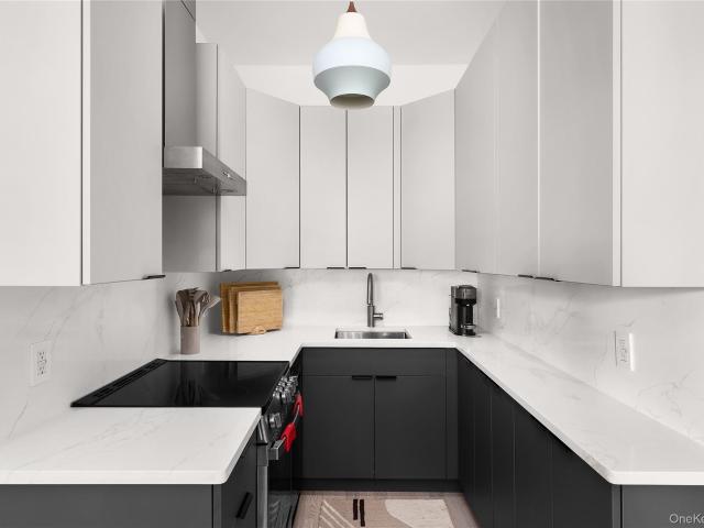 133 W 75th Street PARLOUR