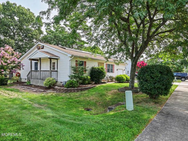 133 W Holly Lane