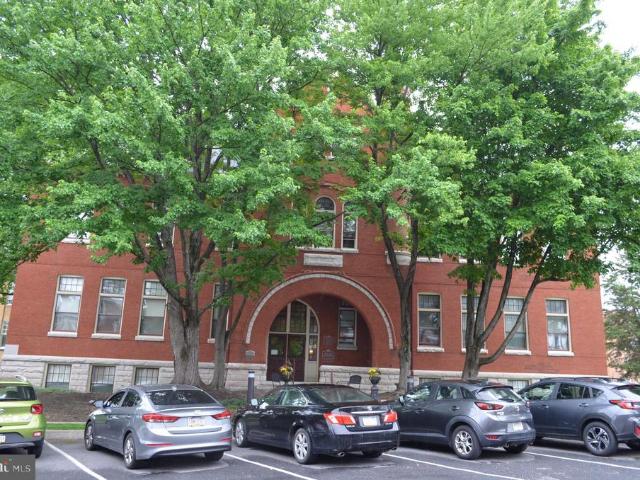 133 W Locust Street