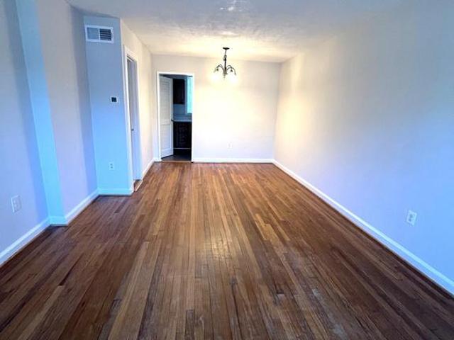 133 W Reed Avenue