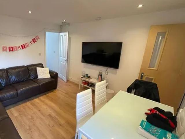 133 Warwards Lane, Stirchley, B29 7QX, United Kingdom | 6 bed townhouse for rent #71326334 | Rentberry