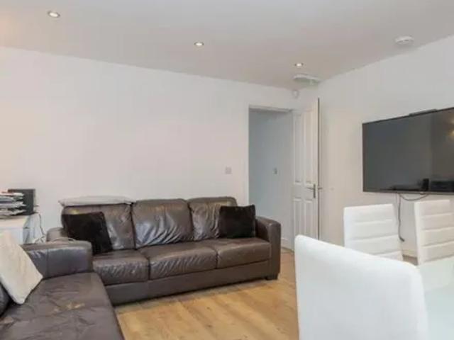 133 Warwards Lane, Stirchley, B29 7QX, United Kingdom | Room for rent #137467374 | Rentberry