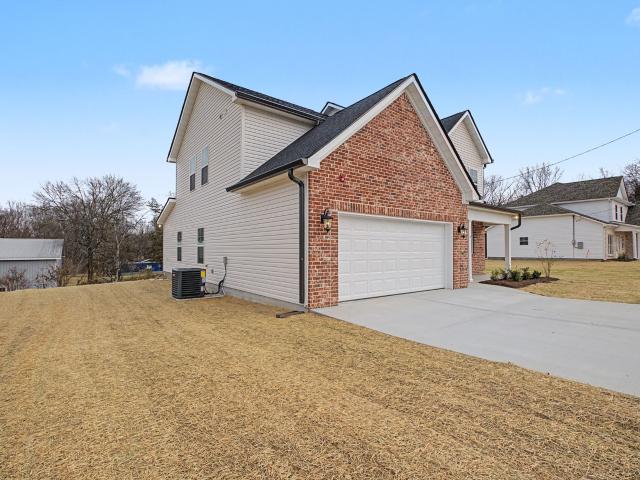 133 Traveller Ln