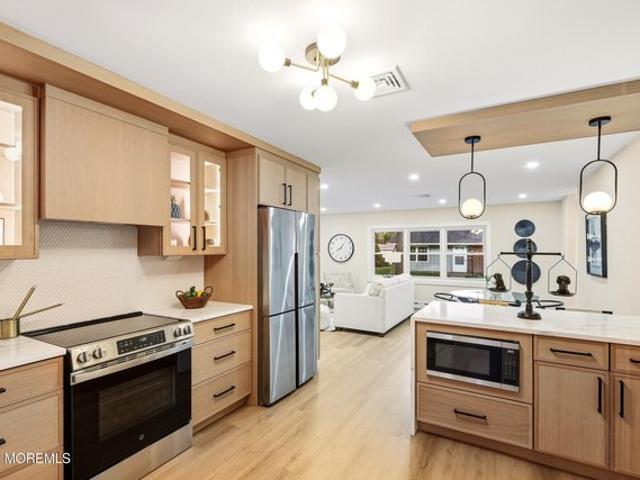 133D Farrington Ct, Lakewood, NJ 08701