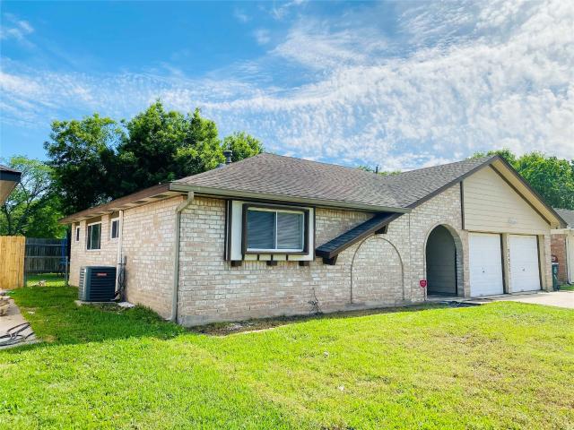 13447 Greenway Dr, Sugar Land, TX 77498 | MLS #3956 | Compass
