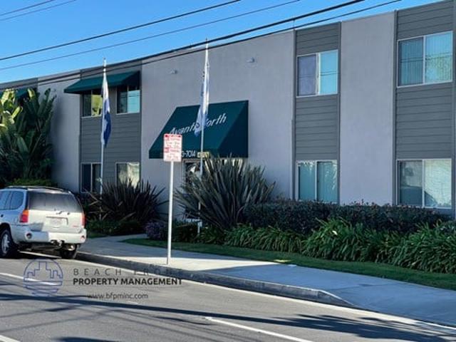 13444 13460 Prairie Ave. Studio