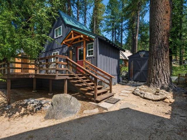 13444 Moraine Rd, Truckee, CA 96161