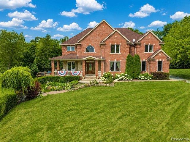 13445 Millie Ct, Holly, MI 48442