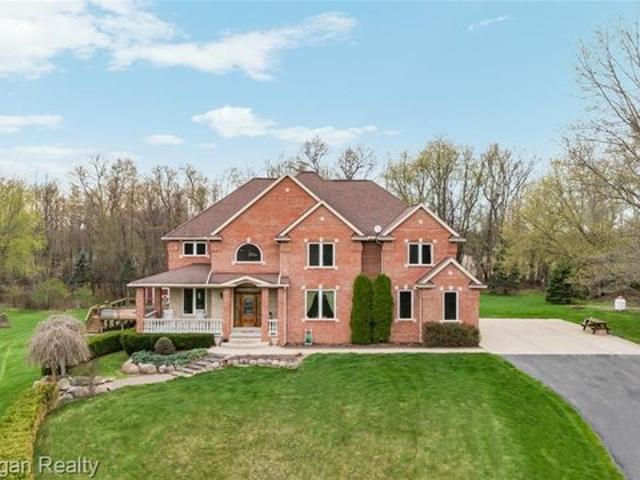13445 Millie Ct, Holly, MI 48442