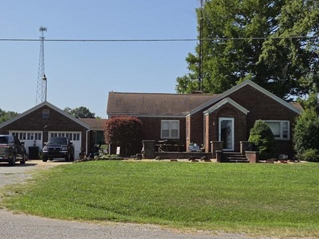 13448 Ewing Rd, Whittington, IL 62897