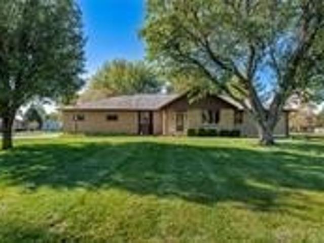 1344 N Regency Dr, Xenia, OH 45385
