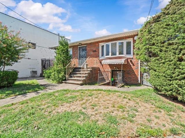 1344 East 64th Street | Compass