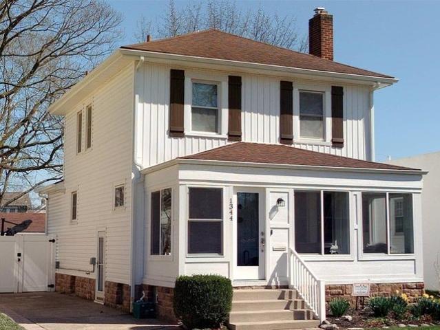 1344 Elmwood Ave, Grandview, OH 43212