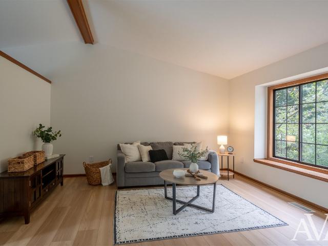 1344 Gladstone Drive