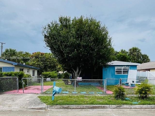 1344 W 10th St, Riviera Beach, FL 33404