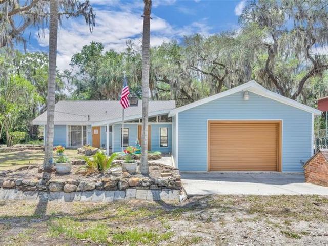 13450 SE 105th Ter, Ocklawaha, FL 32179