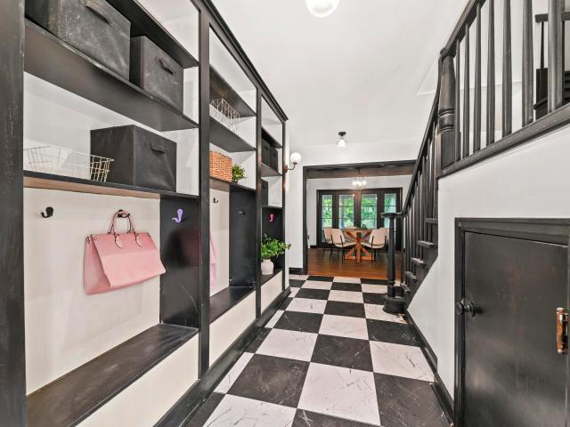 1345 Hickory Hill Ln