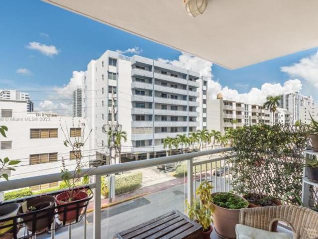 1345 Lincoln Rd #402, Miami Beach, FL 33139
