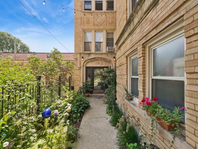 1345 W Greenleaf Avenue # 3S