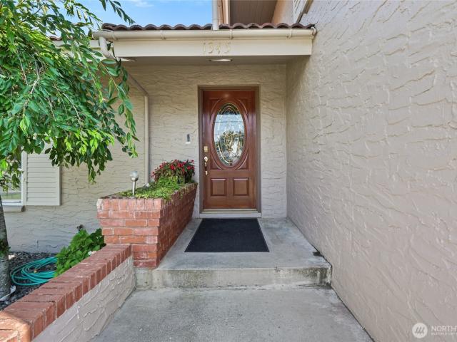 1345 W Lakeside Drive