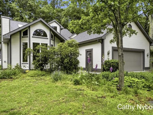 13462 Lakeshore Ave, Grand Haven, MI 49417