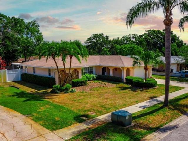 13467 104th Ave, Largo, FL 33774