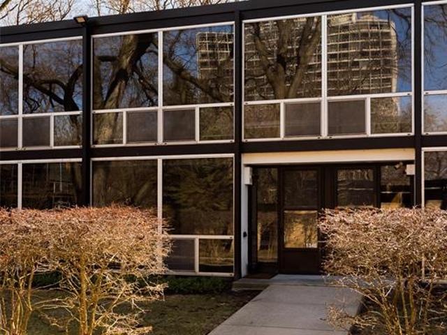 1346 Nicolet Place
