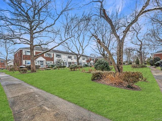 1346 Bell Blvd Unit 211, Bayside, NY 11360