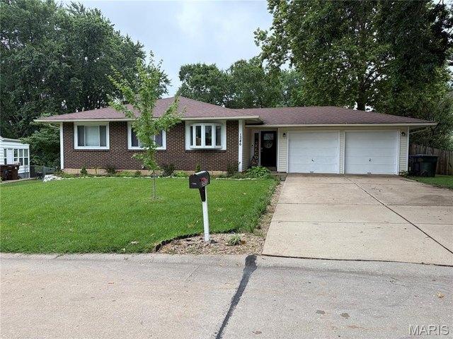 1346 Blue Ridge Dr, Saint Peters, MO 63376