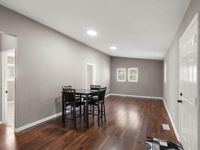 1346 E 50th Court