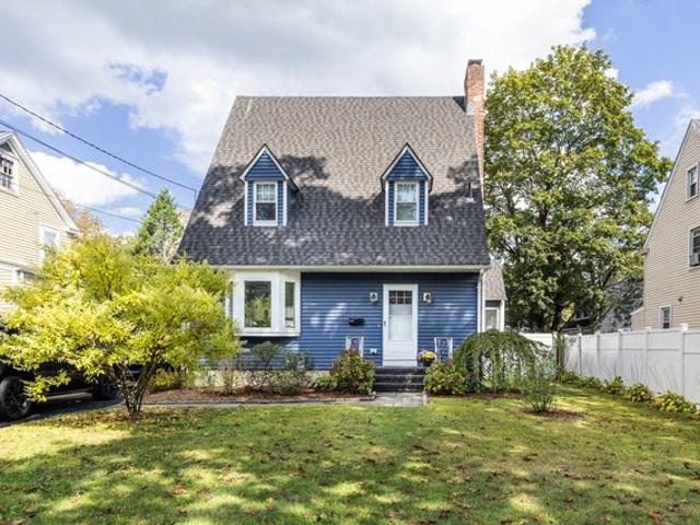 1346 Stratfield Rd, Fairfield, CT 06825