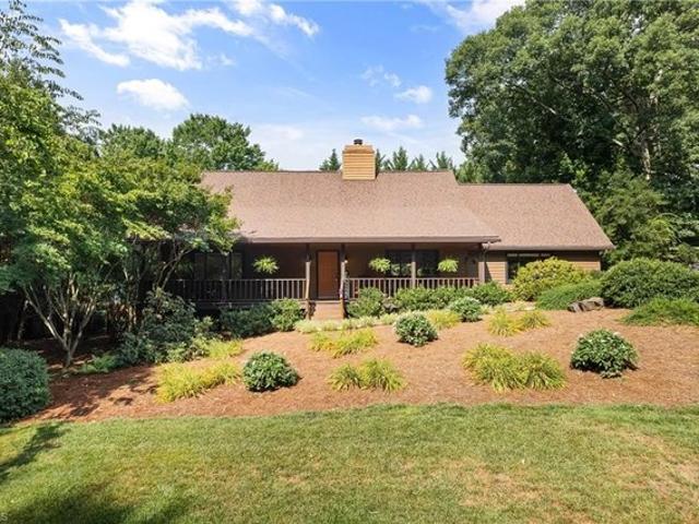 1346 Turkey Hill Rd, Winston Salem, NC 27106